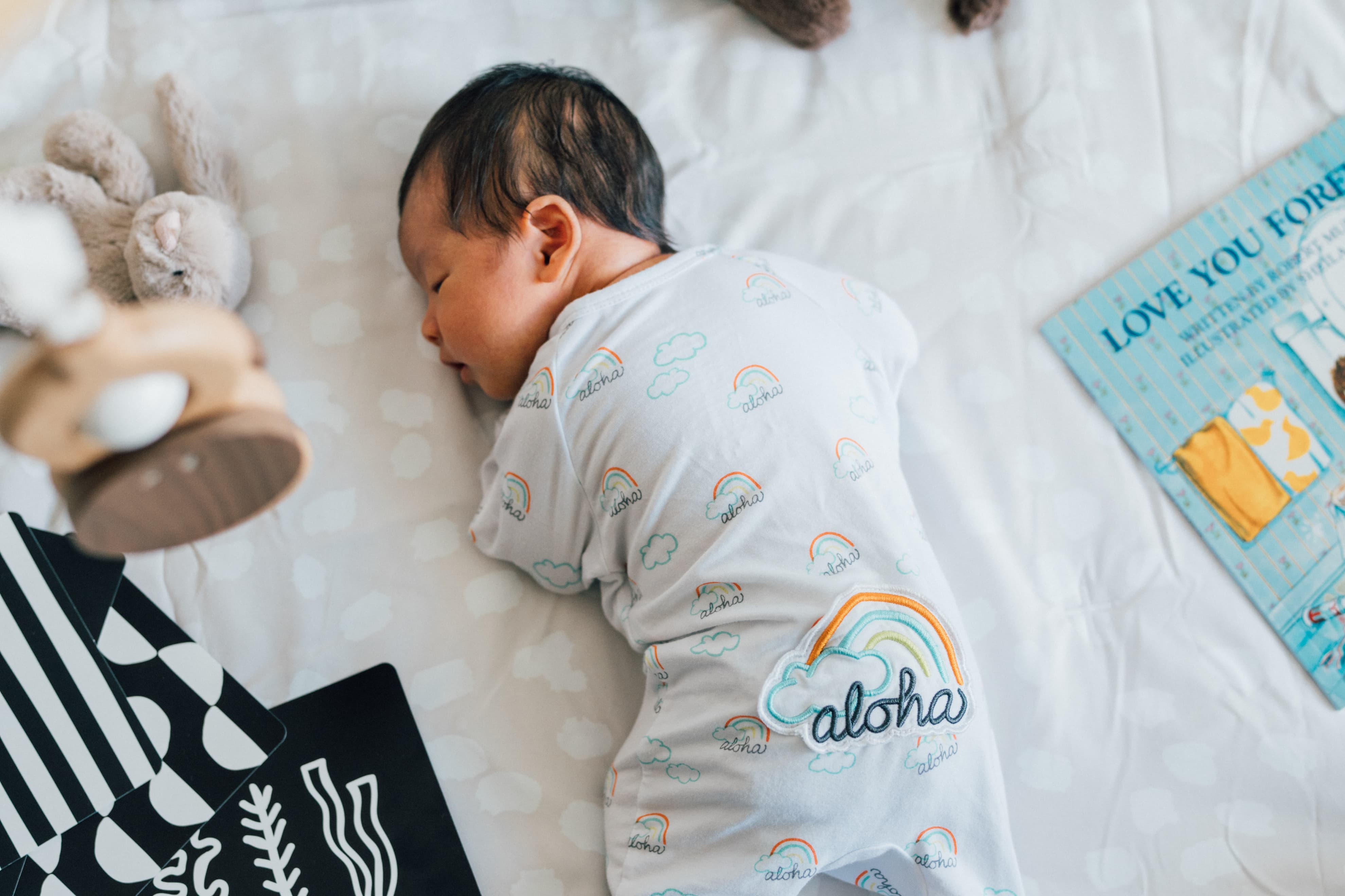 What to Pack in Your Diaper Bag for Baby's First Adventures